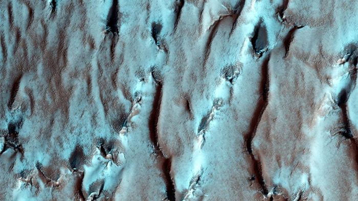 Refleksi Terang di Bawah Permukaan Kutub Selatan Planet Mars Bukan Air ...