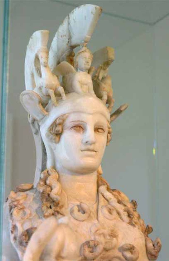 Athena, Dewi Perang Mitologi Yunani yang Lahir dari Dahi Zeus - Semua ...