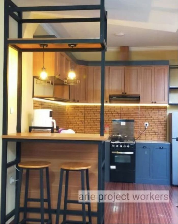 Simpel! Desain Sekat Dapur dan Ruang Keluarga Memulas Kesan Elegan di ...