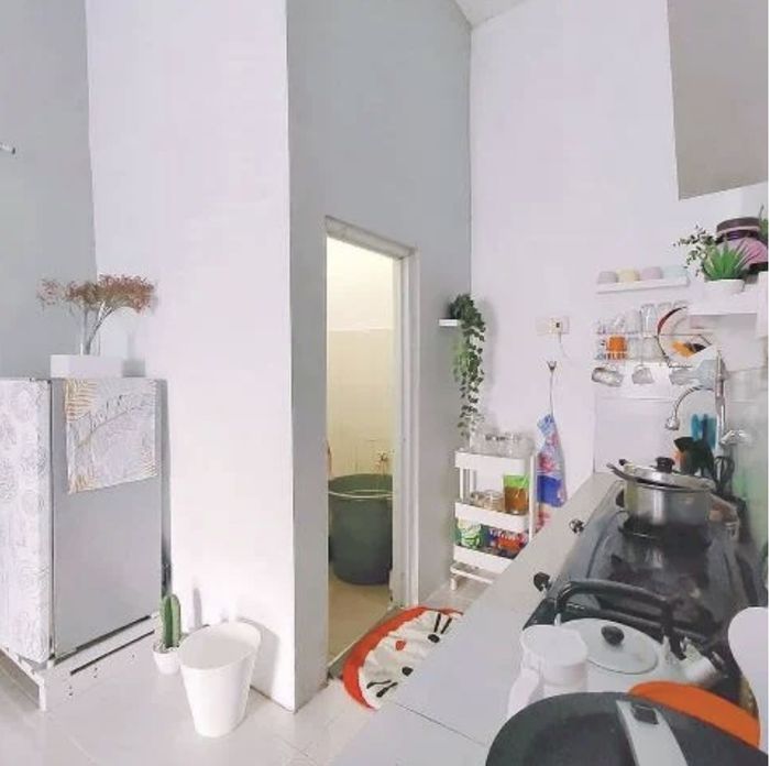 Beri Aura Positif, Desain Dapur Mungil Dekat Kamar Mandi Ideal Buat Rumah Minimalis, Istri ...