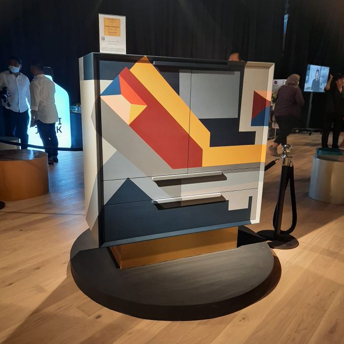 Kolaborasi Antara Produk Fungsional Bernilai Seni Tinggi dengan ...