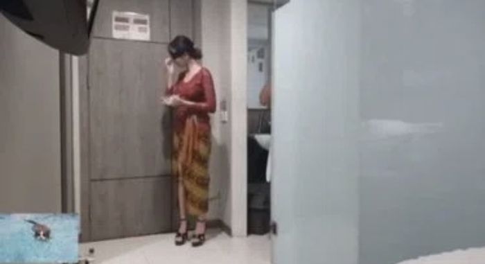 Foto Wajah Wanita Pakai Kebaya Merah Bikin Geger Satu Indonesia, Link Video Viral 16 Menit Full ...