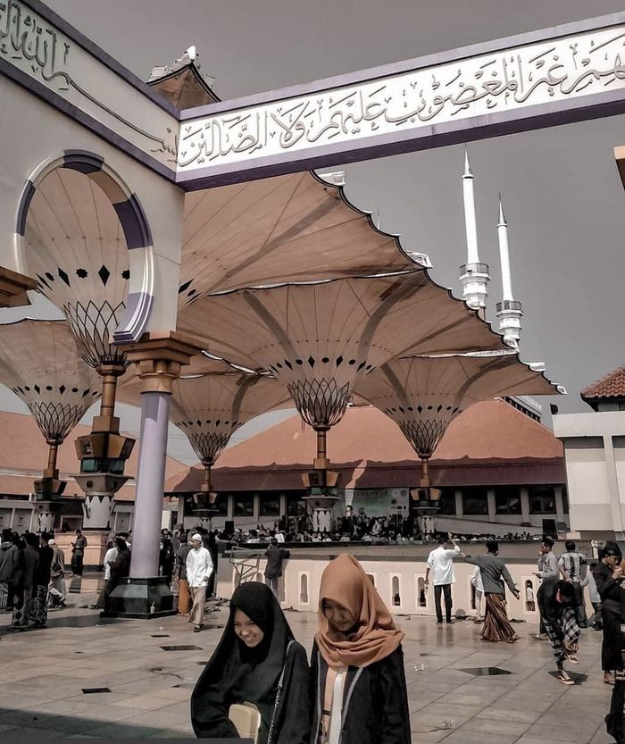 3 Foto Estetik Masjid Tempat Wisata Religi di Semarang, Hati Kian Adem ...