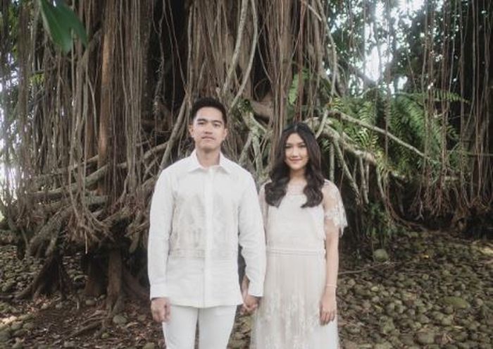 Foto Prewedding Bareng Erina Gudono Berbalut Baju Khas NTT, Kaesang Pangarep Akhirnya Dibilang ...