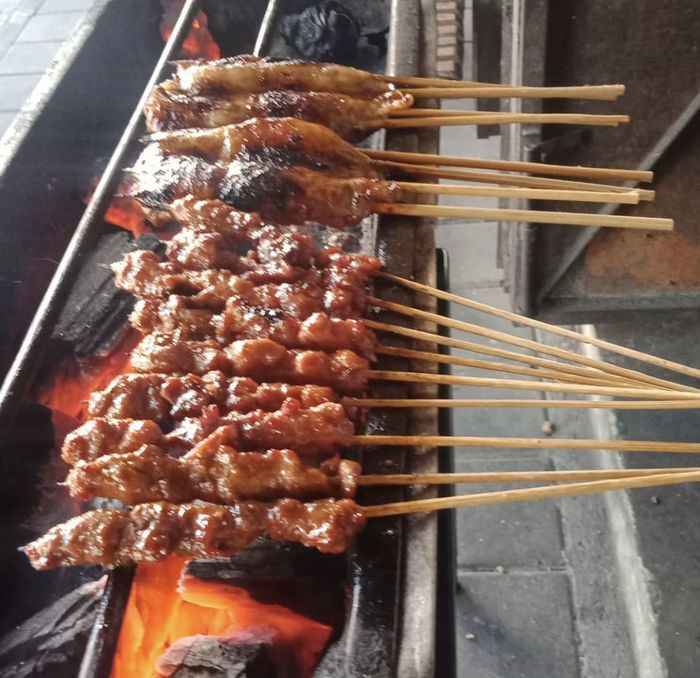 Mesti Dicicipi, 7 Tempat Wisata Kuliner Sate Kambing Enak di Solo, Baru Lihat Foto Menunya Sudah ...