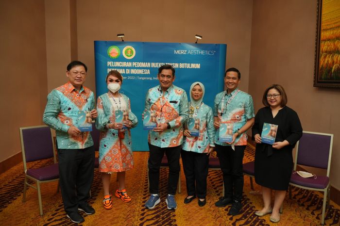 Jadi yang Pertama di Indonesia, Pedoman Injeksi Toksin Botulinum ...