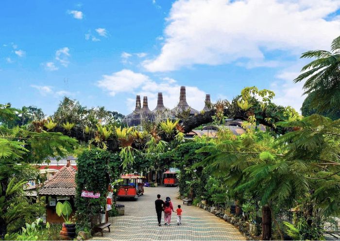 Liburan Keluarga, Singgahi 5 Tempat Wisata Outdoor di Semarang, Banyak ...