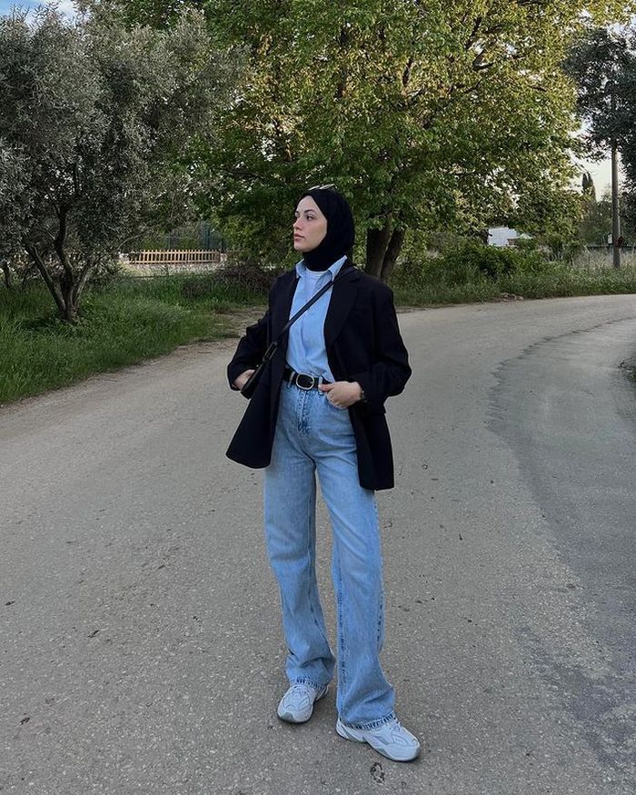 Inspirasi OOTD Hijab Pakai Blazer ala Selebgram Turki Aysenur Coskun ... Inspirasi OOTD Hijab Pakai Blazer ala Selebgram Turki Aysenur Coskun ...