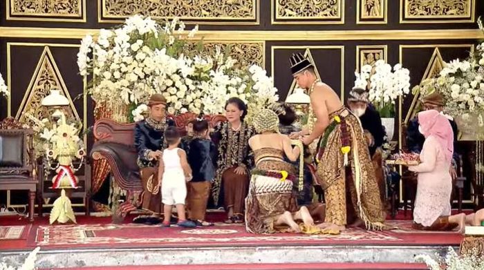 Nahyan Jejingkrakan Pakai Singlet di Pelaminan Kaesang, Bobby Nasution Sampai Kirim Pesan Begini ...