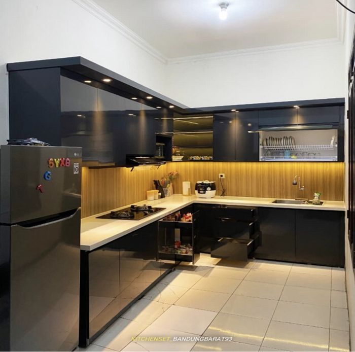 Enggak Nyangka, Desain Dapur Mungil Makin Estetik dengan Gaya Begini ...