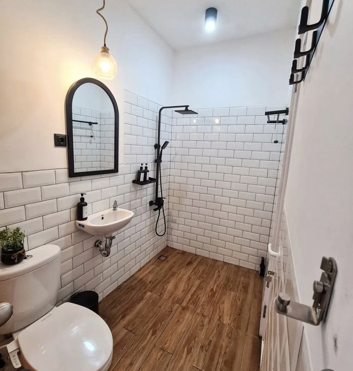 Kamar Mandi Mungil Jarang Dipermak, Sekalinya Ada Foto Hasilnya Jadi Gini - Fotokita