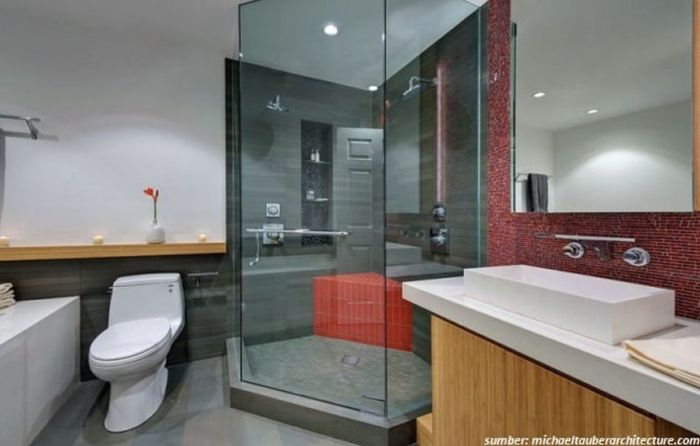 Takjub! Kamar Mandi Mungil Terlihat Lega, Shower Pindah ke Bagian Ini ...