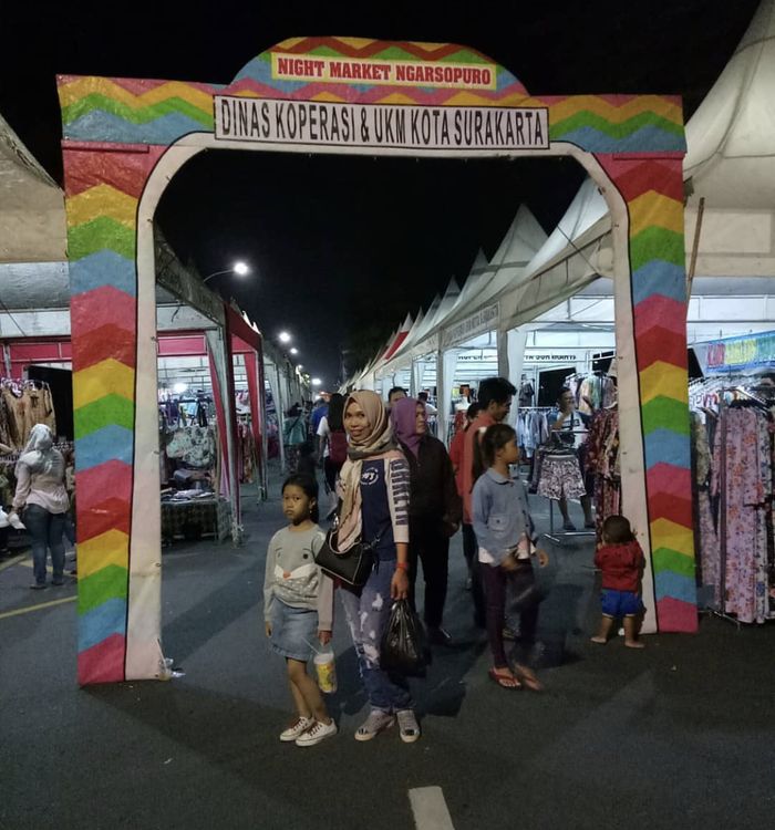 Cari Tempat Wisata Hits di Solo, Pasar Malam Ngarsopuro Cocok ...