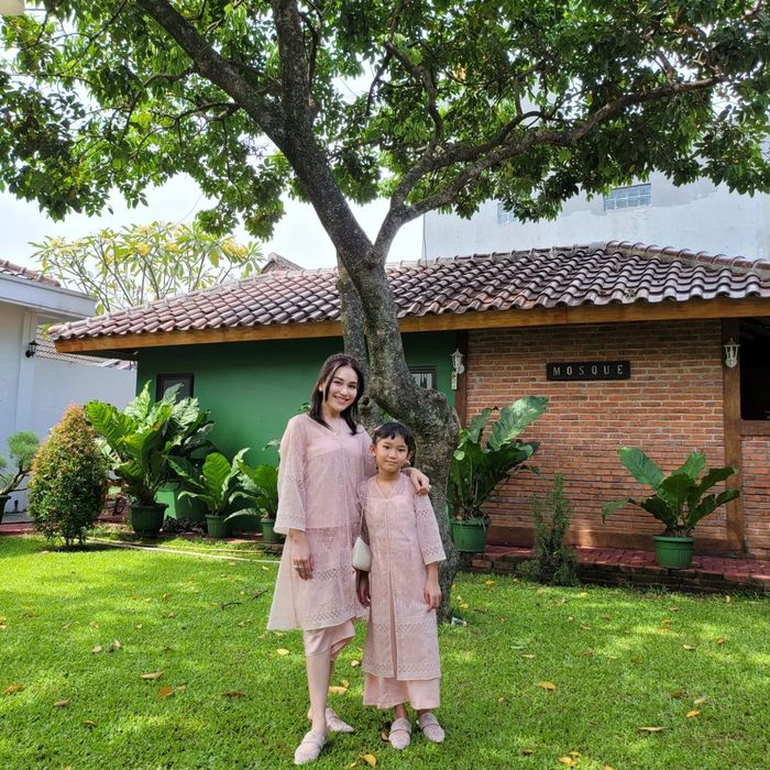 Ini Dia Deretan Potret Kompak Ayu Ting Ting dan Bilqis, Ibu dan Anak ... Ini Dia Deretan Potret Kompak Ayu Ting Ting dan Bilqis, Ibu dan Anak ...