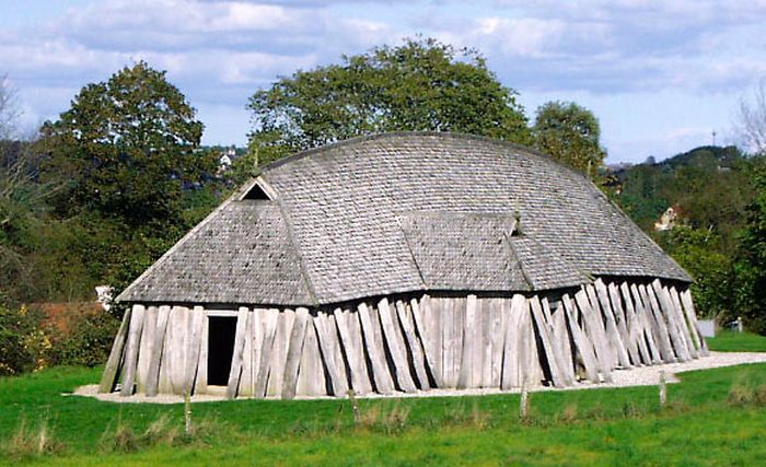 Arkeolog Menggali Sisa-Sisa Struktur Zaman Viking Berusia 1.000 Tahun ...