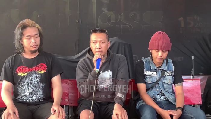Lempar Gelas Plastik ke Vokalis Rumkicks di Purwokerto, Vokalis ...