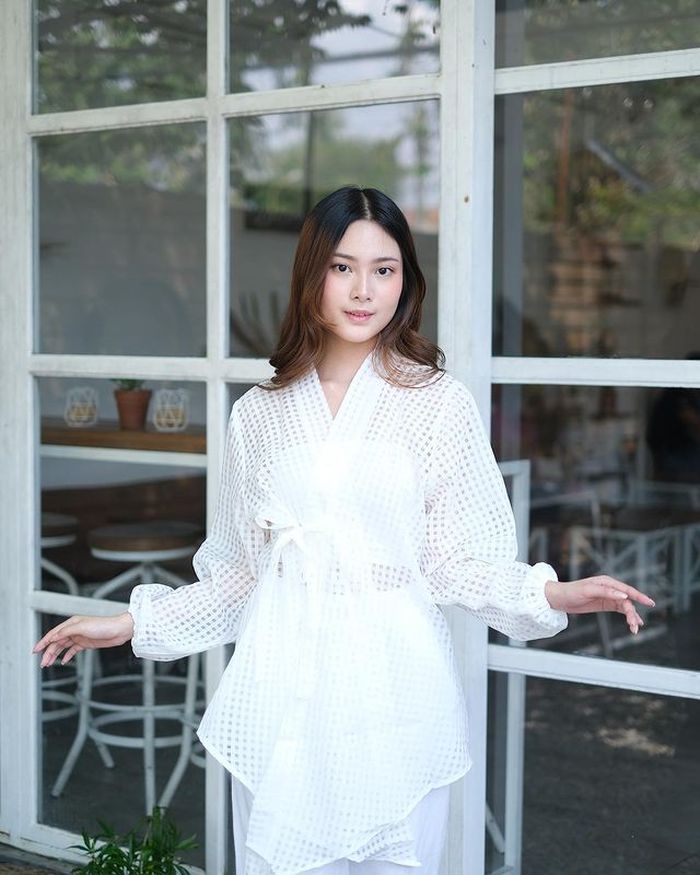 5 Model Outer Putih Modis Buat Baju Lebaran 2023 #PowerUpRamadan ...