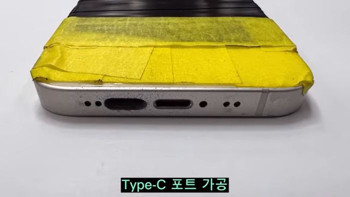 YouTuber Ini Bikin Port Lightning dan USB-C di iPhone, Berfungsi Loh! - Nextren.grid.id