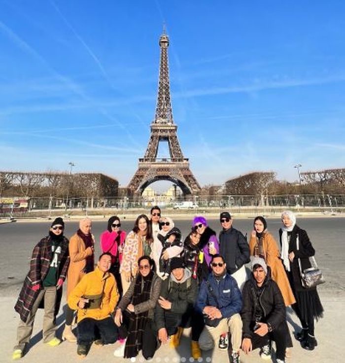 Boyong 15 Orang ke Belanda, Ayu Ting Ting Dipuji Cut Tari Saat Tampil ...