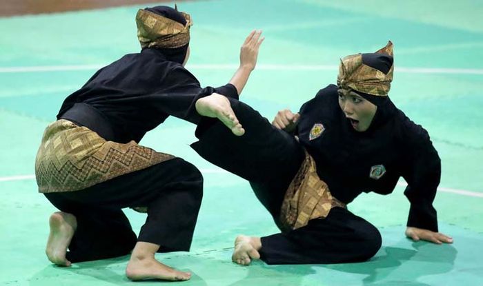 7 Teknik Dasar Seni Bela Diri Pencak Silat, Kuda-Kuda hingga Tangkisan ...