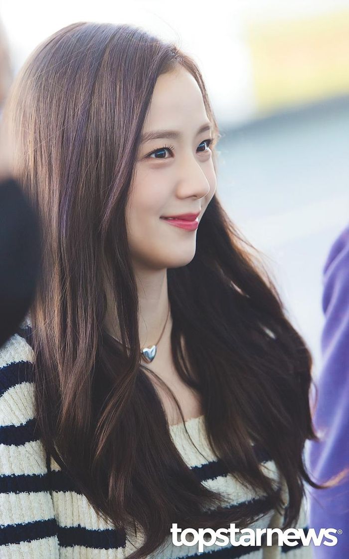 Lihat Yuk Penampilan Casual Jisoo BLACKPINK Curi Perhatian Banjir ...