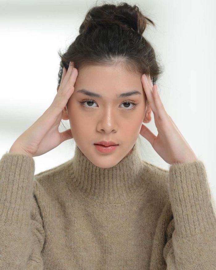 7 Potret Kayra Miendra, Anak Sambung Tora Sudiro Bak Supermodel! - CewekBanget