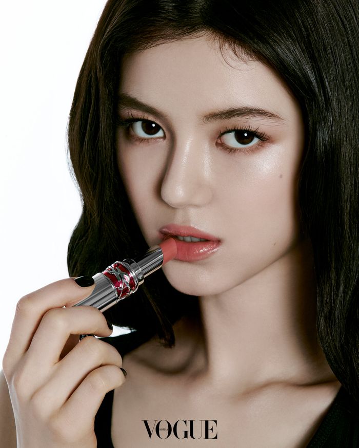 Danielle NewJeans Jadi Brand Ambassador YSL Beauty dengan Pesona Elegan - CewekBanget