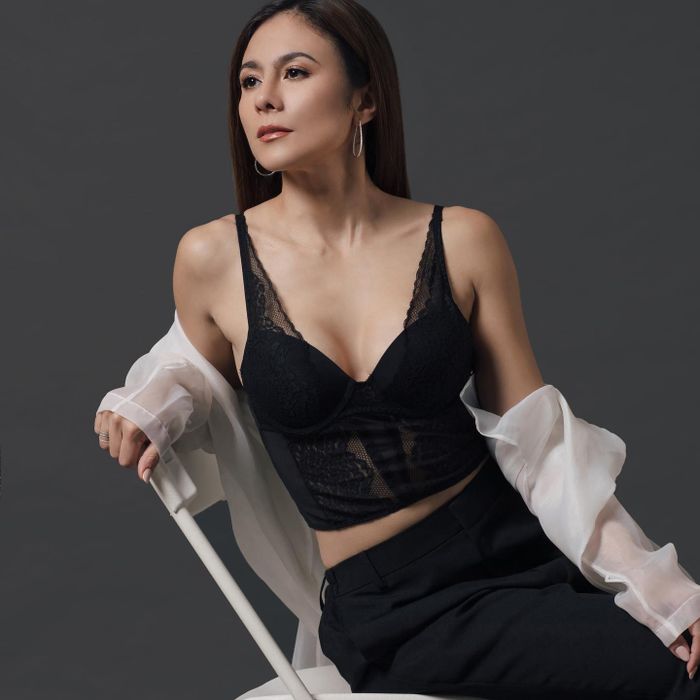 Janda Seger, Wulan Guritno Tampil Seksi Aduhai Pakai Lingerie Hitam - Halaman 2 - Stylo