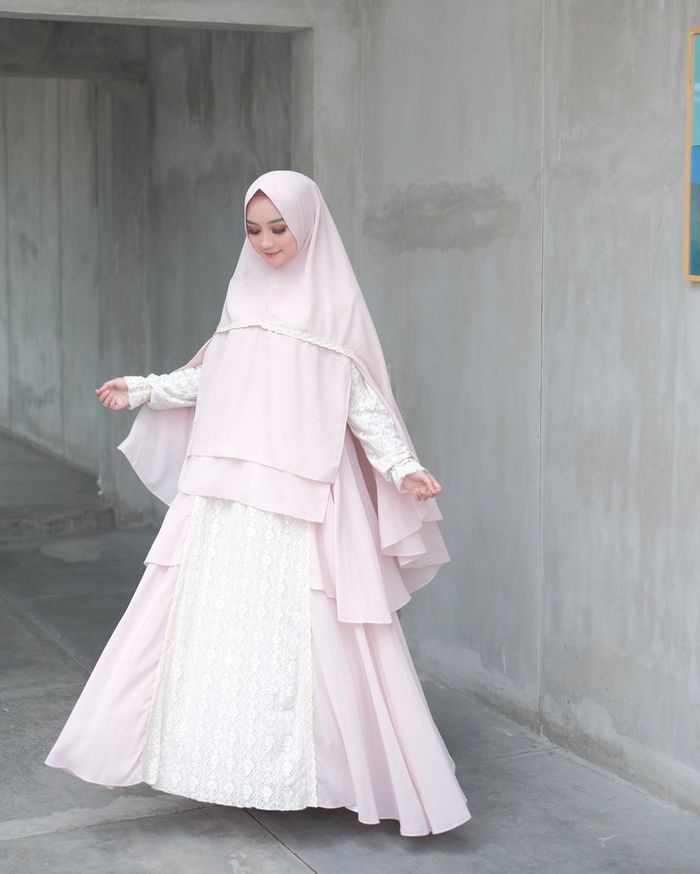 5 Model Gamis Pink Pastel Modis Buat Baju Lebaran 2023 #PowerUpRamadan ...