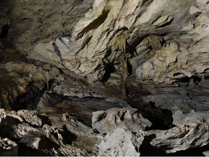Gunung Batu Benau, Calon Taman Bumi yang Dihuni Suku Punan Batu ...