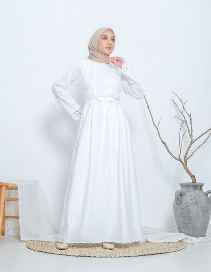 3 Dress Brokat Putih Untuk Baju Lebaran 2023, Harga Mulai Rp100 Ribu ...