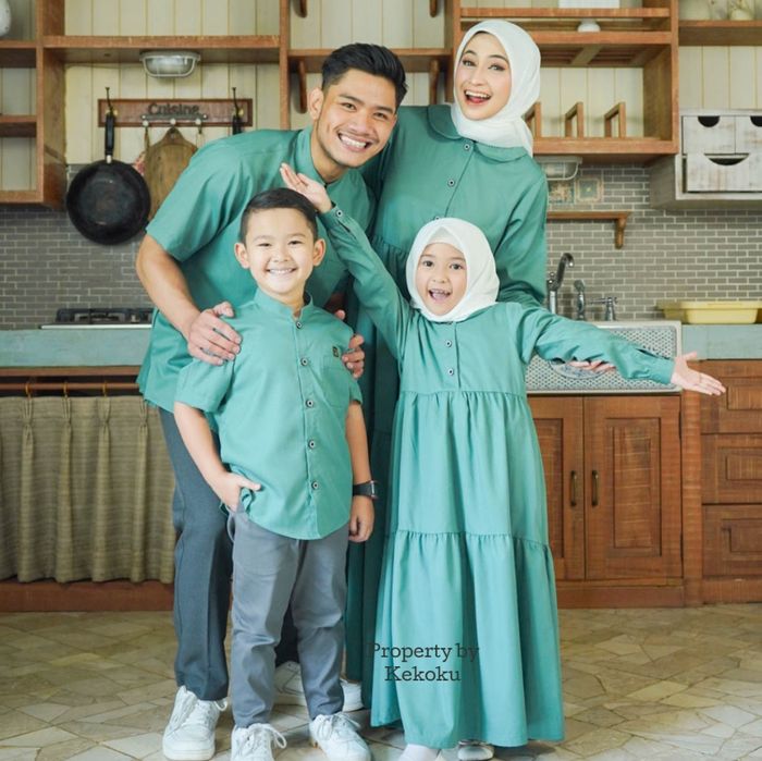 Tren Baju Lebaran 2023, Model Baju Couple Keluarga Modern Terbaik! - Stylo