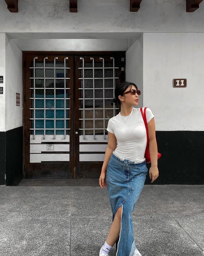 5 Ide Outfit Jalan Pakai Rok Panjang Denim yang Lagi Ngetren dan Modis ...