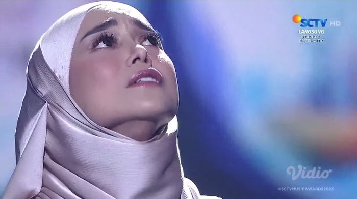 Perdana Tampil di Layar Kaca, Lesti Kejora Nangis Saat Bawakan Lagu 'Sekali Seumur Hidup' di ...
