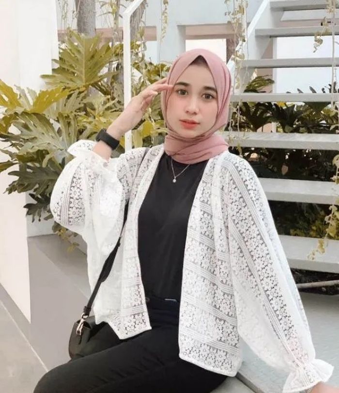 3 Rekomendasi Outer Brokat di Bawah Rp50 Ribu yang Gak Bikin Kantong ...