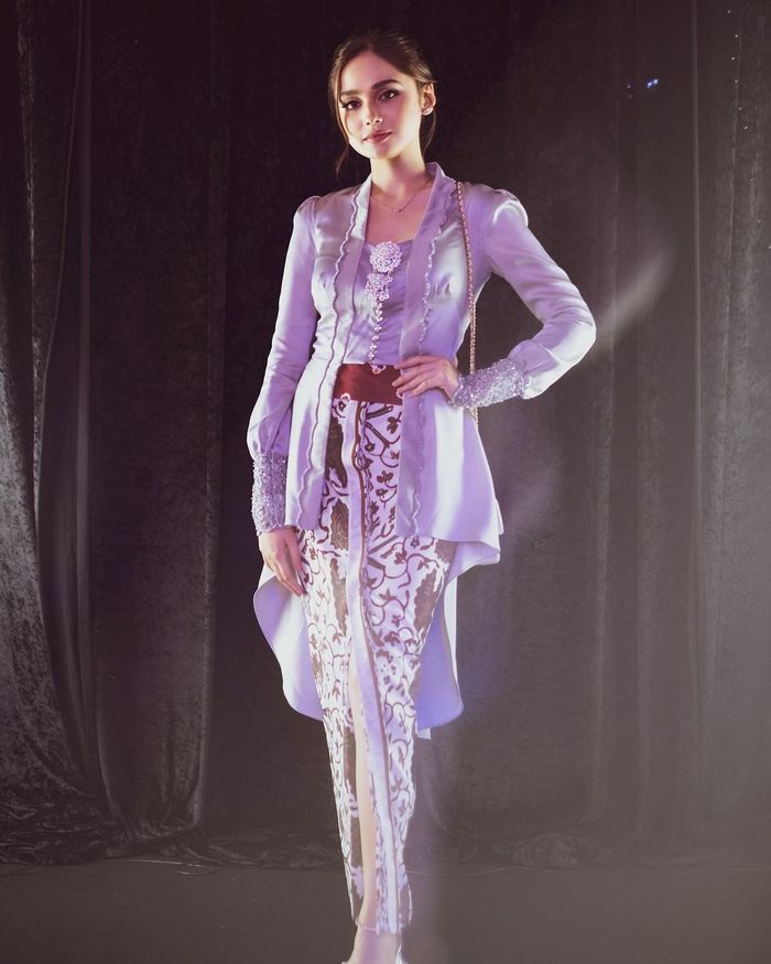 Syifa Hadju Stunning Pakai Kebaya di Malaysia Disebut Barbie Hidup ...