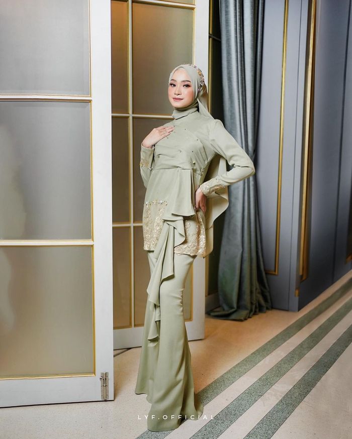 3 Inspirasi Dress Wisuda Hijab Elegan, Menawan di Hari Kelulusan! - Stylo