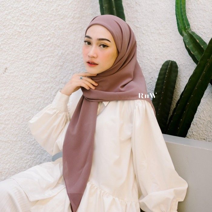 Rekomendasi Hijab Segitiga Inner ala Selebgram yang Praktis Digunakan - Stylo