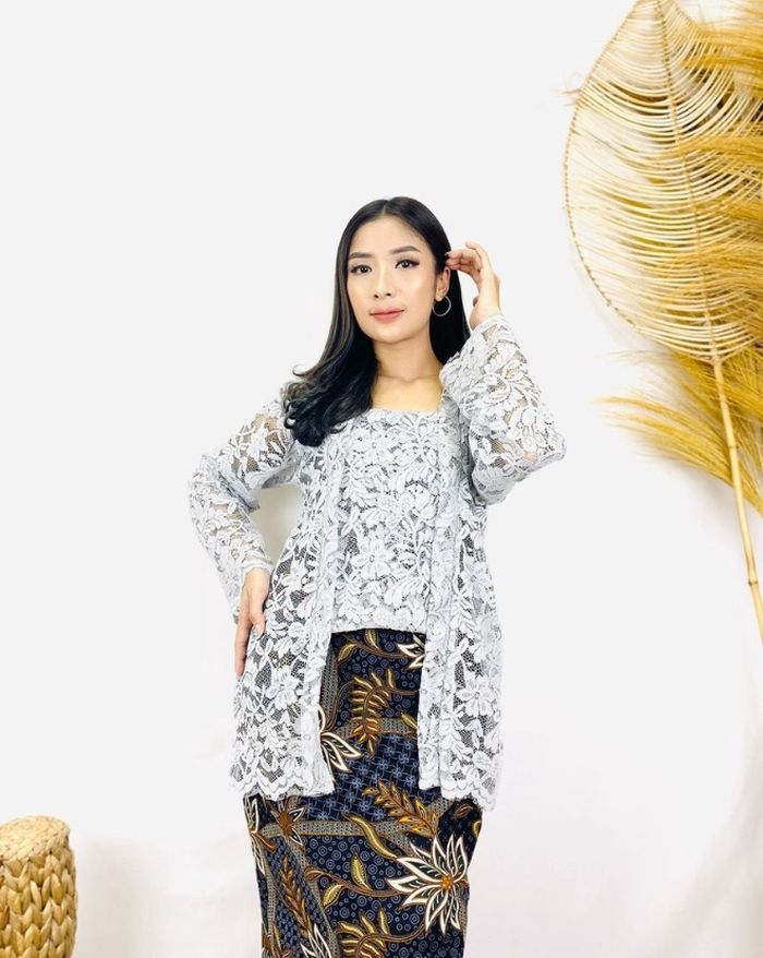 3 Rekomendasi Model Kebaya Kutu Baru Modern Brokat, Cocok untuk Wisuda ...