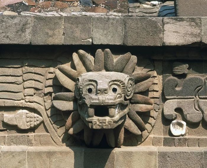 Quetzalcoatl, Raja Tua Bijaksana yang Sering Disebut di Mitologi Aztec - National Geographic