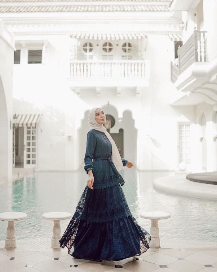 5 Outfit Idul Adha ala Selebgram Hamidah Rachmayanti. Modis Simpel ...