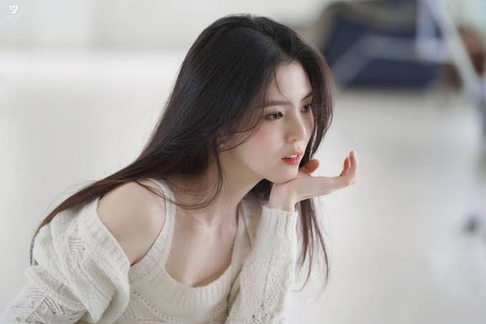 Han So Hee Dikabarkan Bakal Jadi Model MV Debut Solo Jungkook BTS, Ini ...