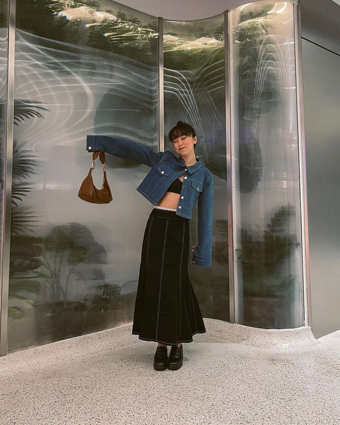 5 Ide Pakai Outfit Hitam untuk Cewek Tubuh Mungil. Stylish Abis ...