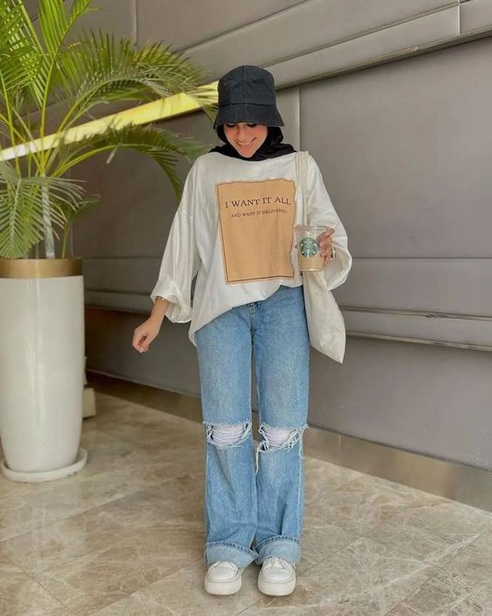 Padu Padan Outfit Celana Jeans Hijab yang Kasual dan Kekinian - Stylo