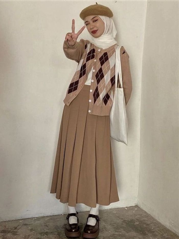 Pilihan Outfit Vintage Hijab Yang Tetap Stylist Bisa Ditiru Nih