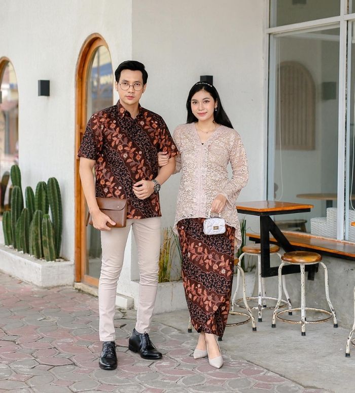 3 Model Kebaya Brokat Panjang Kancing Depan Mewah Cuma Rp 100 Ribuan ...