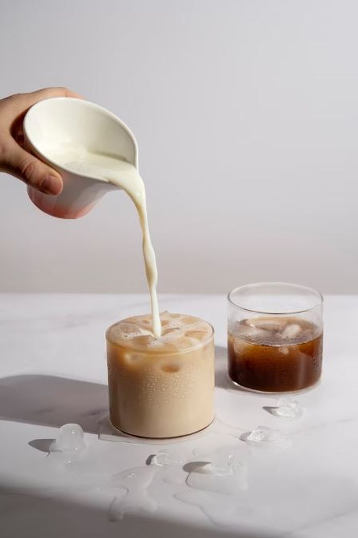 Resep Roasted Milk Tea Seperti di Cafe Cuma Pakai Tiga Bahan! - CewekBanget