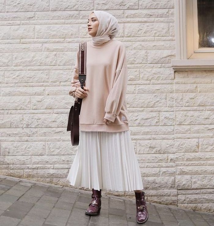 Referensi OOTD Rok Hijab yang Simpel Tapi Modis untuk Sehari-hari - Stylo