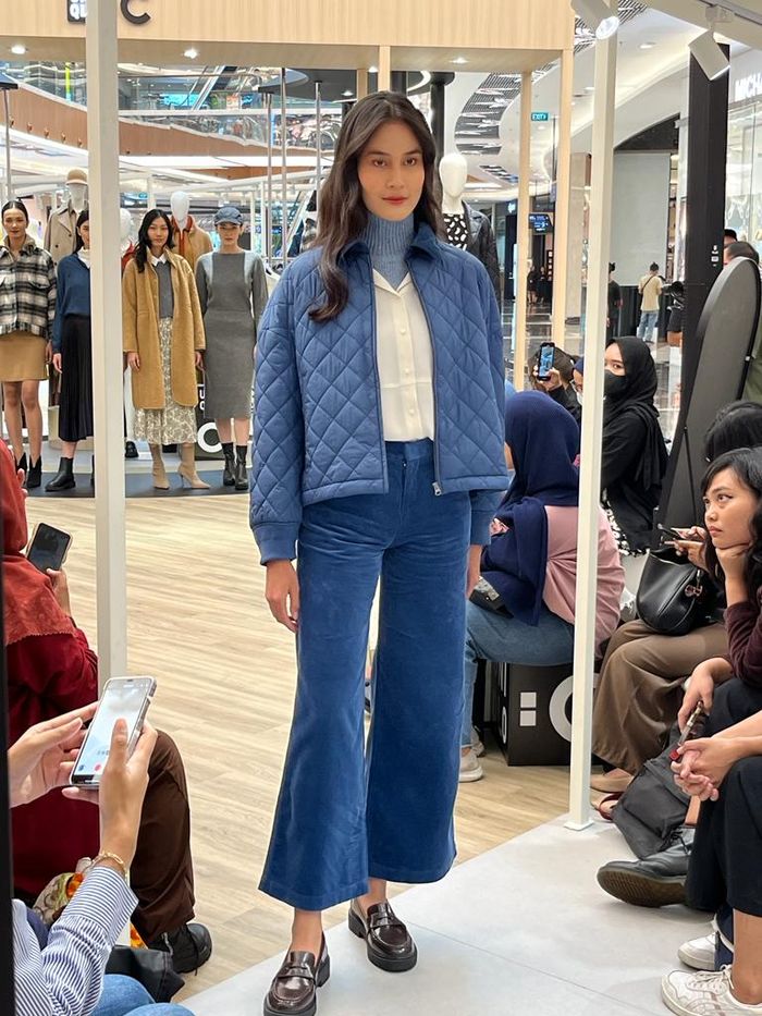 Inspirasi Mix and Match Outfit Buat Pakaian Sehari-hari yang Mewah - Semua Halaman - CewekBanget