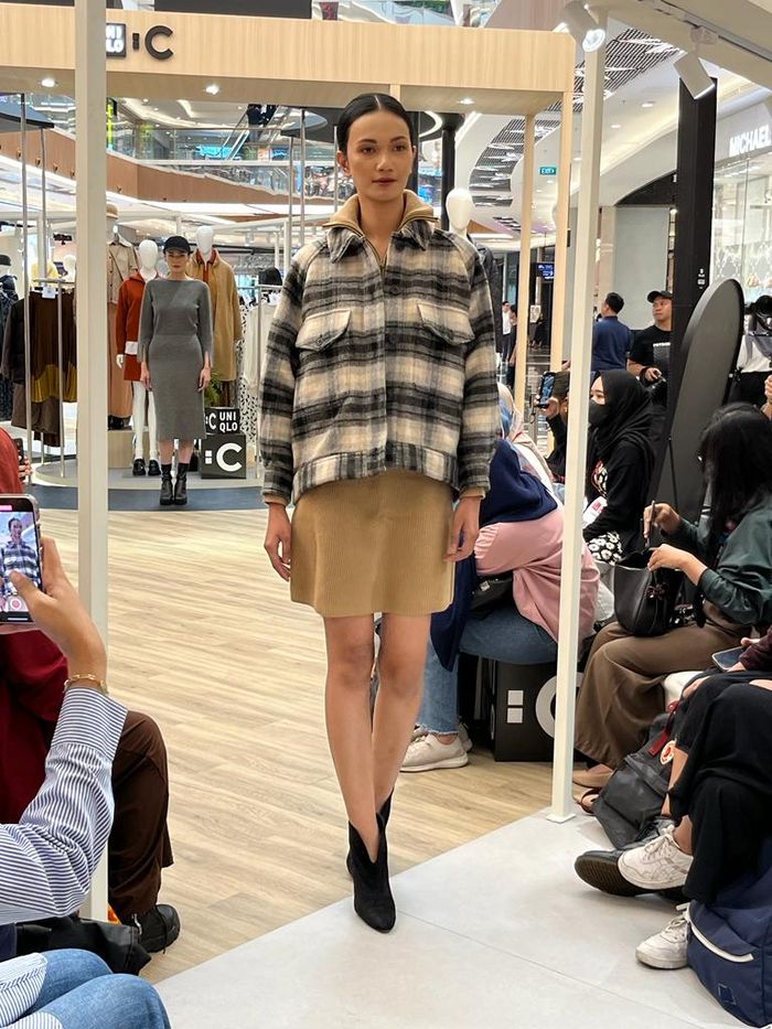 Inspirasi Mix and Match Outfit Buat Pakaian Sehari-hari yang Mewah - Semua Halaman - CewekBanget